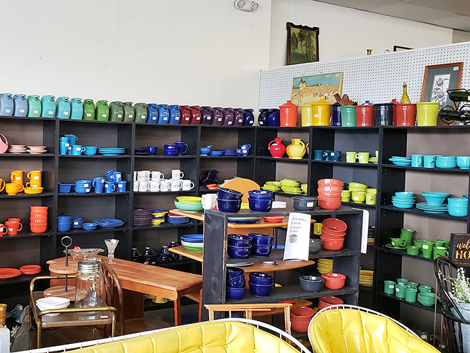 A rainbow of Fiestaware that brightens the room like edible crayons. Your dinner table has never looked this cheerfully vintage.