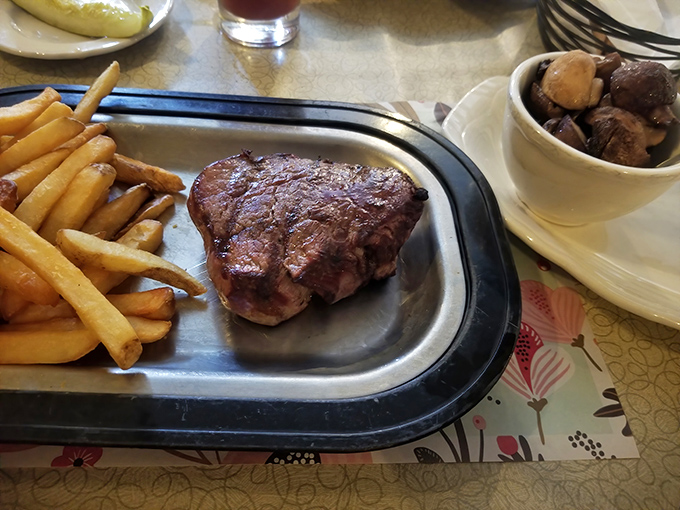 Steak and fries&mdash;the Fred Astaire and Ginger Rogers of supper club dining. They've been dancing together for decades for good reason.