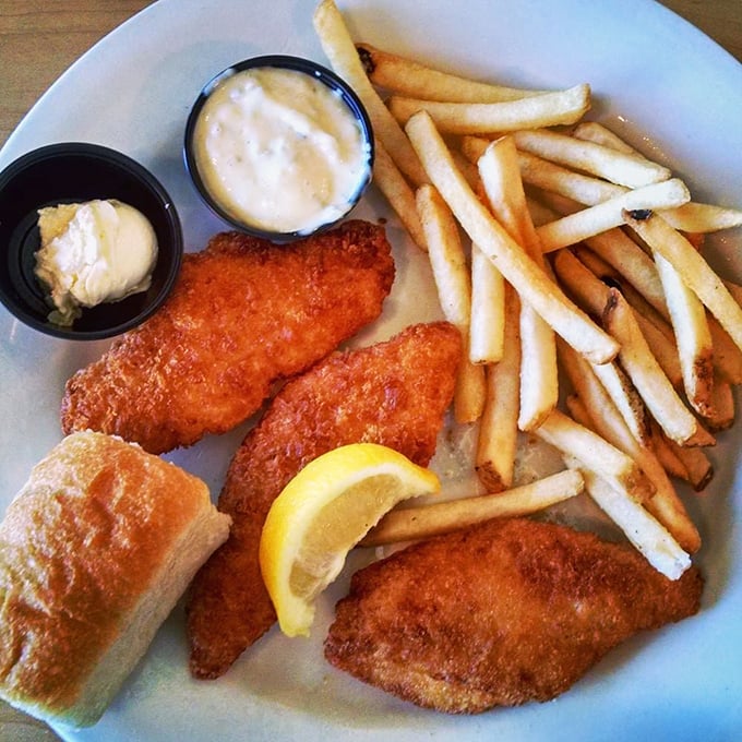Fish and chips that would make a British pub proud, served with a side of desert sunshine and zero pretension.
