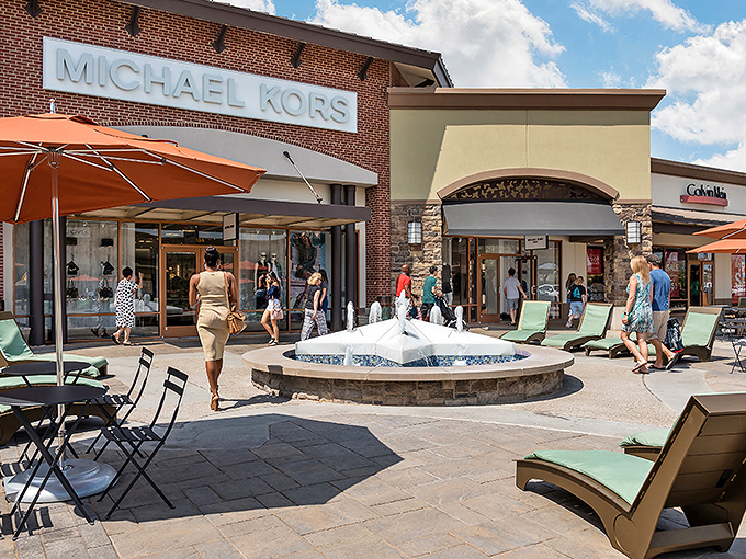 Michael Kors and a fountain&mdash;both bringing a touch of luxury to the shopping experience. One refreshes your wardrobe, the other your spirit.