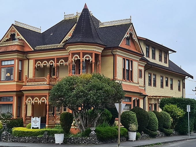 The Gingerbread Mansion Inn isn't just a bed and breakfast&mdash;it's architectural dessert. With more ornate details than your grandmother's china cabinet, it's Victorian extravagance at its finest.