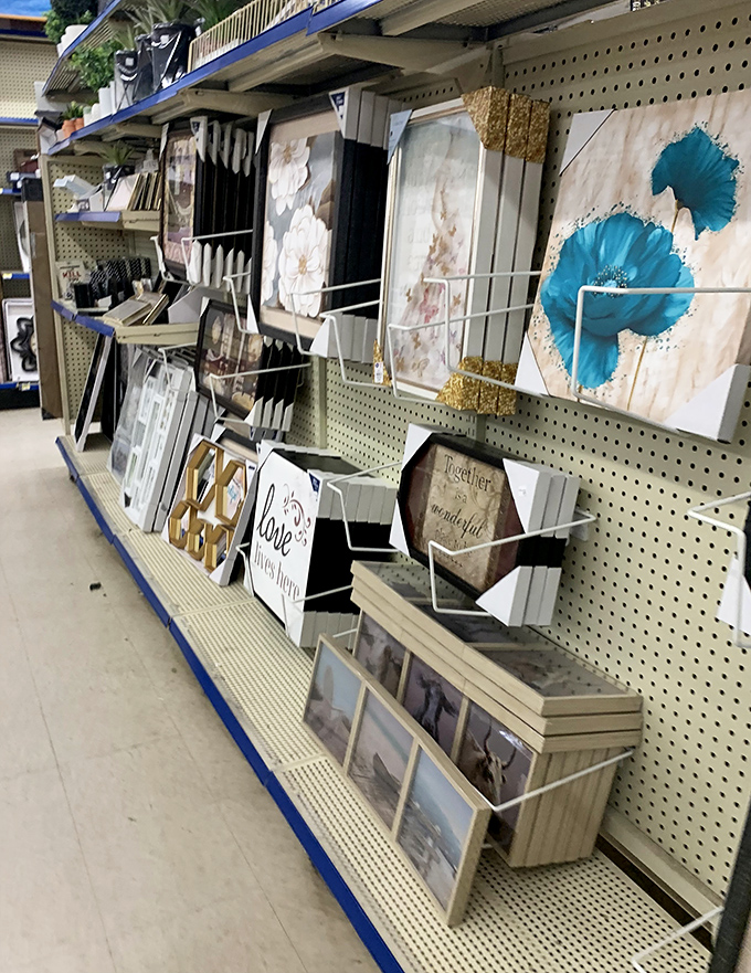 Wall art that speaks volumes! From inspirational quotes to blue poppies that pop, these pieces await their forever homes on Delaware walls.