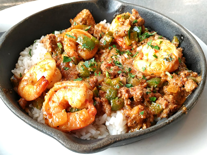 This jambalaya skillet looks like it could tell stories of New Orleans jazz clubs while delivering a symphony of flavors with every spoonful.