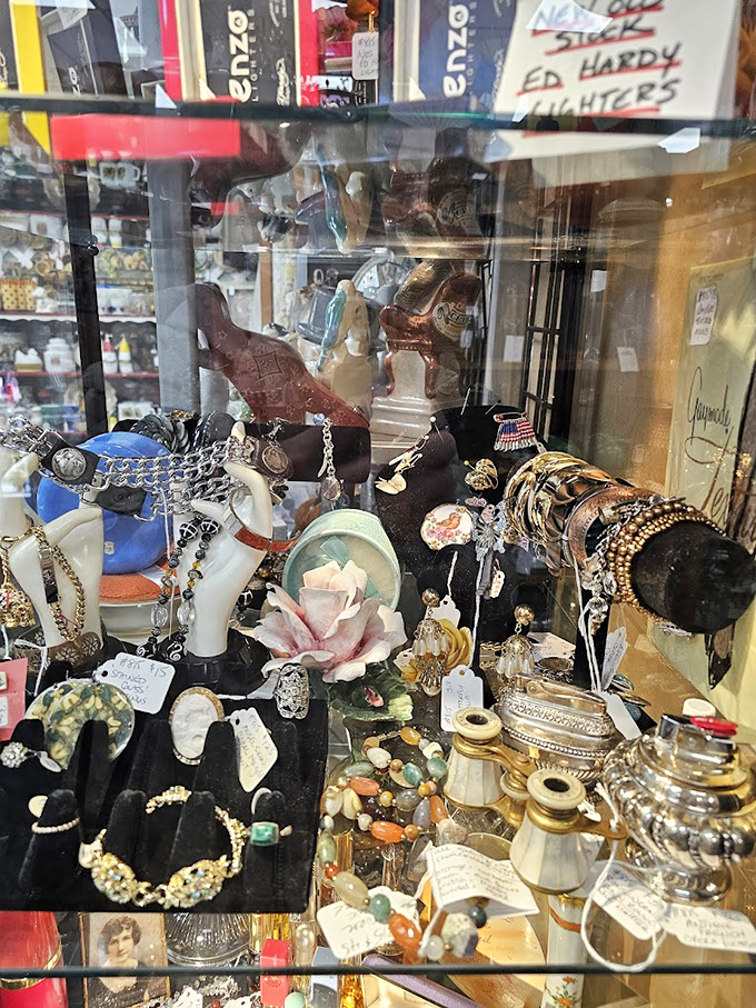 Jewelry case treasures that would make Elizabeth Taylor nod in approval. Those cameo brooches tell stories their original owners took to their graves.