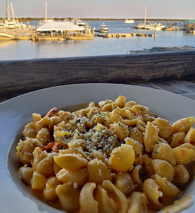 Pasta with a view! This mac and cheese gets the coastal upgrade it deserves, with the marina scenery providing the perfect backdrop.
