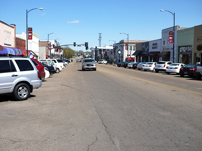 Downtown's wide streets and ample parking make running errands feel like a pleasure rather than a chore&mdash;a small-town luxury worth its weight in gold.