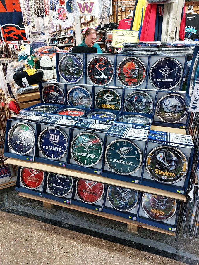 Time flies when you're shopping, unless you're watching these NFL team clocks. Then time marches down the field in fifteen-minute quarters.