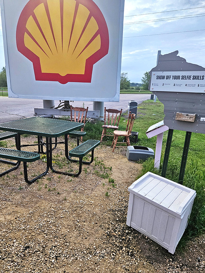 The perfect picnic spot: Shell sign overhead, pink elephant to your right, and endless stories to tell when you get home.