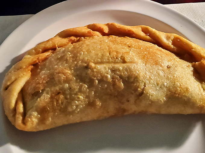 A pasty so golden it could win a beauty pageant, served the way UP folks have loved them forever.