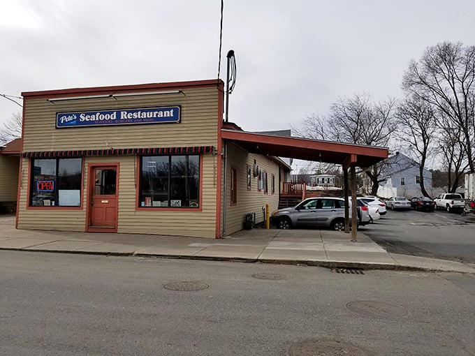 Pete's Seafood Restaurant embodies that quintessential New England joint where the napkins are paper but the seafood is fresher than your uncle's jokes.