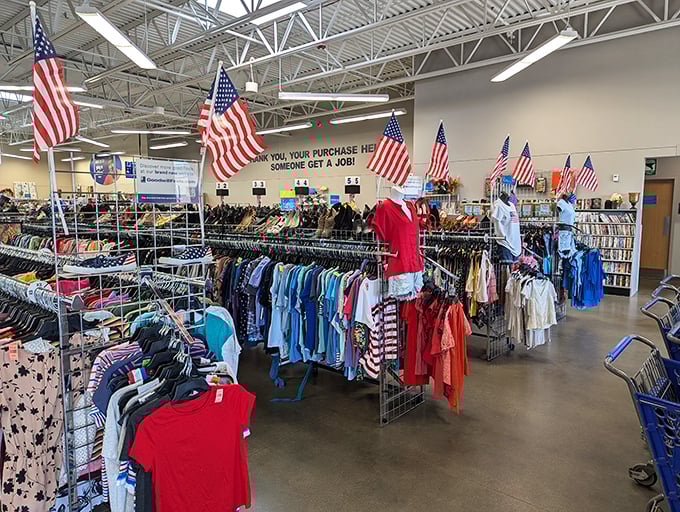 Under these American flags, fashion democracy reigns supreme. Designer labels and everyday basics hang together in colorful harmony.