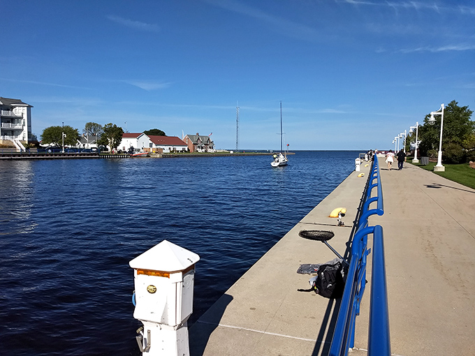 The riverwalk offers that perfect blend of urban convenience and waterfront tranquility, like finding a peaceful jazz club in the middle of Times Square.