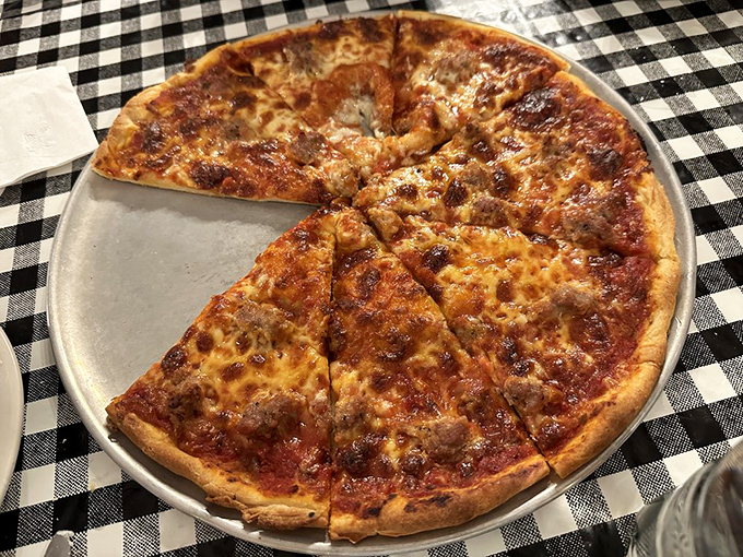 The pizza at Mama Santa's doesn't need trendy toppings or artisanal pretense&mdash;just perfectly melted cheese, savory sauce, and a crust that hits the sweet spot.