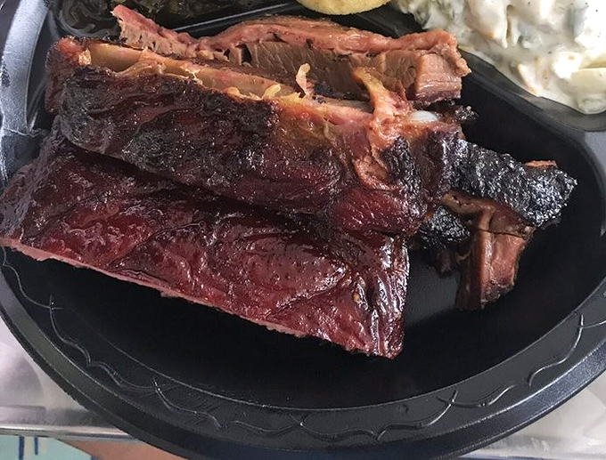 These St. Louis ribs have the kind of bark that makes you want to howl with joy. Side of mac and cheese for balance.