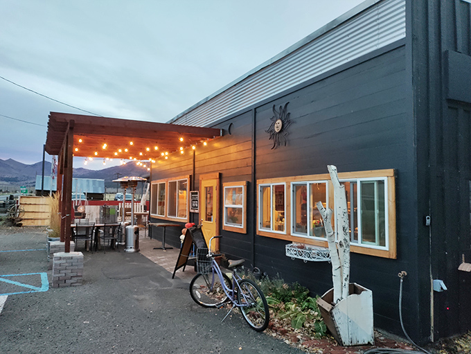 String lights, mountain air, and a place to park your bike. This little eatery offers ambiance you can't manufacture with an interior designer.