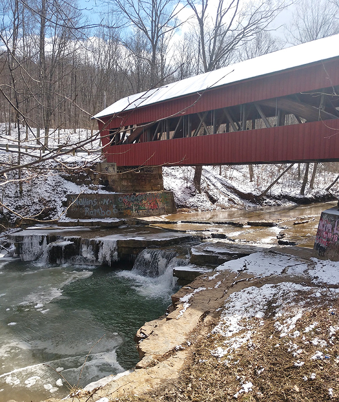 Winter transforms the bridge into something straight out of a holiday movie&mdash;just add hot chocolate and Bing Crosby.