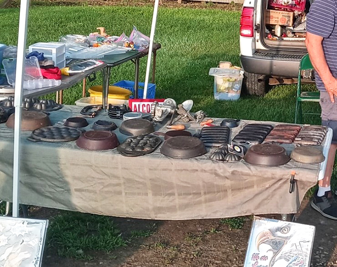 Cast iron treasures and vintage bakeware that would make Julia Child swoon. Each piece carries decades of delicious history waiting for your kitchen.