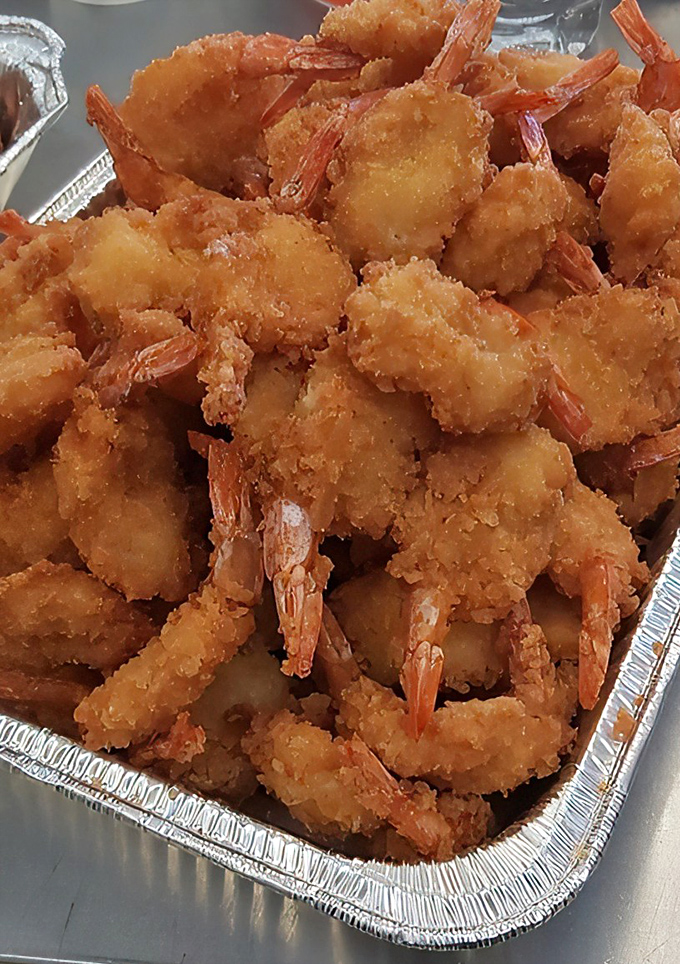 Even the shrimp get the Barberton treatment, wearing golden jackets so crisp you can hear them from across the room.