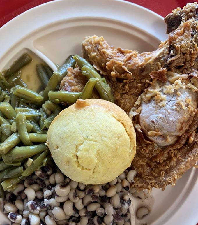 Southern trinity achieved: perfectly fried chicken, green beans cooked with purpose, and a cornbread that doesn't need butter (but deserves it anyway).
