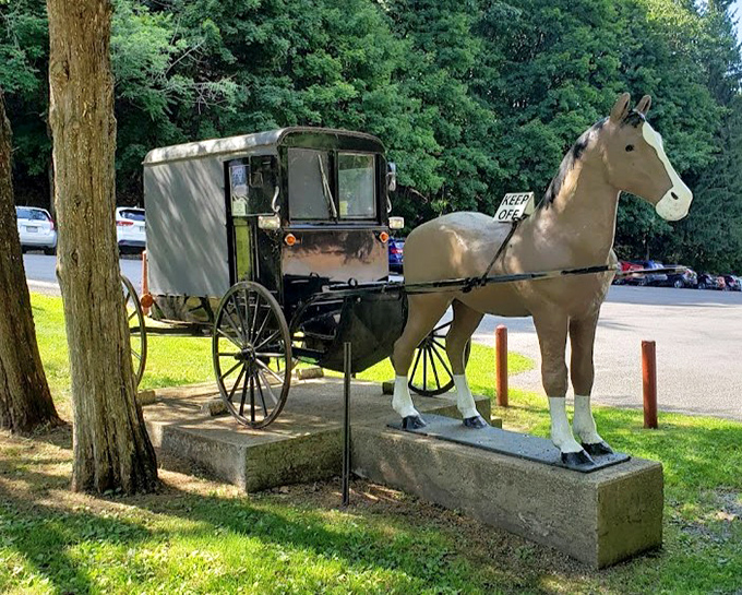 This horse-and-buggy statue pays homage to the original Crystal Cave visitors, who arrived without GPS or air conditioning.