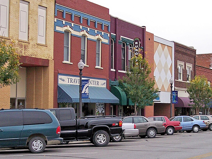 Atchison's downtown invites you to stroll back in time. Eisenhower would still recognize these charming streets!