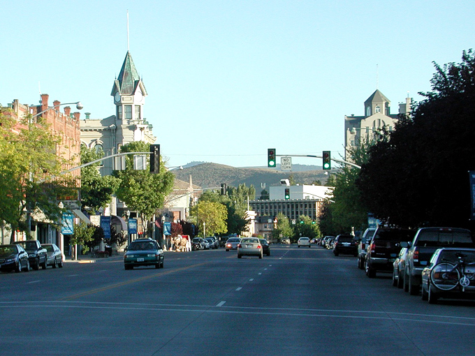 Baker City's grand historic buildings transport you to the elegance of the 1890s, when gold fever transformed this mountain town.