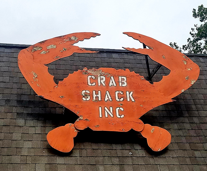 That giant orange crab on the roof isn't just a sign&mdash;it's the Crab Shack's way of saying "We're serious about seafood!"