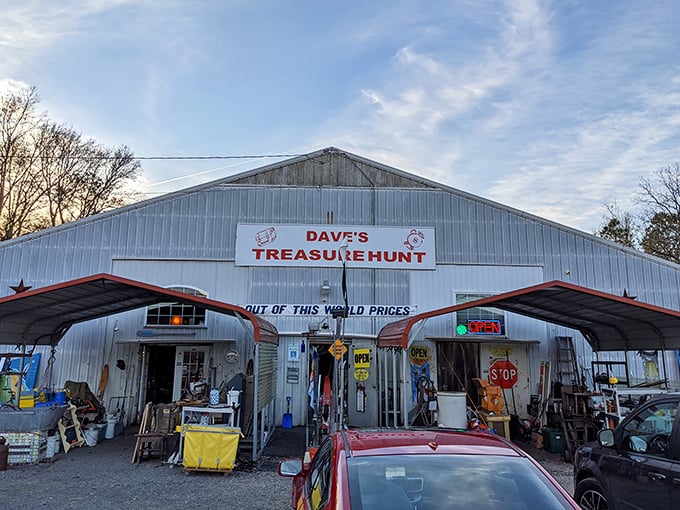 Dave's Treasure Hunt lives up to its name with a facade that promises adventure and discoveries beyond the ordinary.