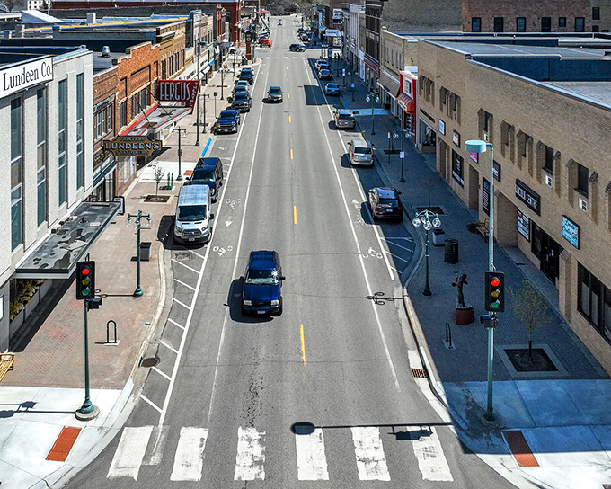 Wide streets and easy parking make running errands feel like a pleasant afternoon adventure instead of warfare.
