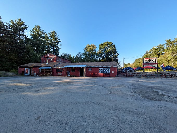 Goody Cole's tiny red smokehouse is like a BBQ jewelry box - small package, precious contents inside!
