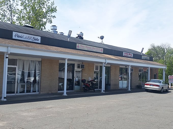 Hen House BBQ's unassuming strip mall location hides a dual threat - stellar barbecue and fried chicken that will haunt your dreams. 