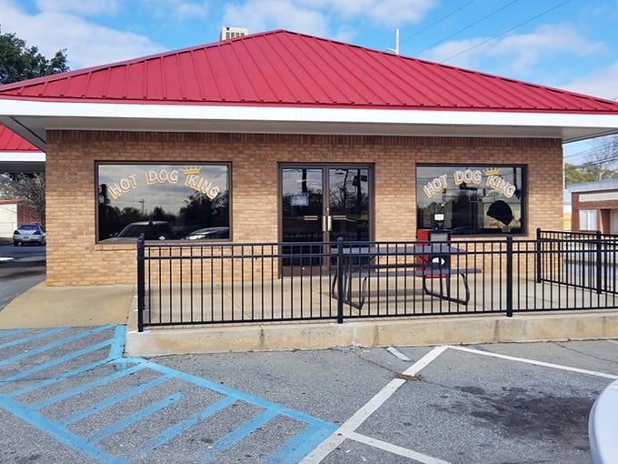 When your roof is that distinctive red, you better deliver on the promise - Hot Dog King clearly does.