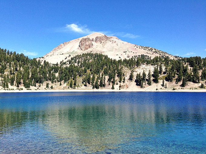 Alpine blue waters mirror your brilliant retirement decision! Johnstonville offers million-dollar views on fixed incomes.