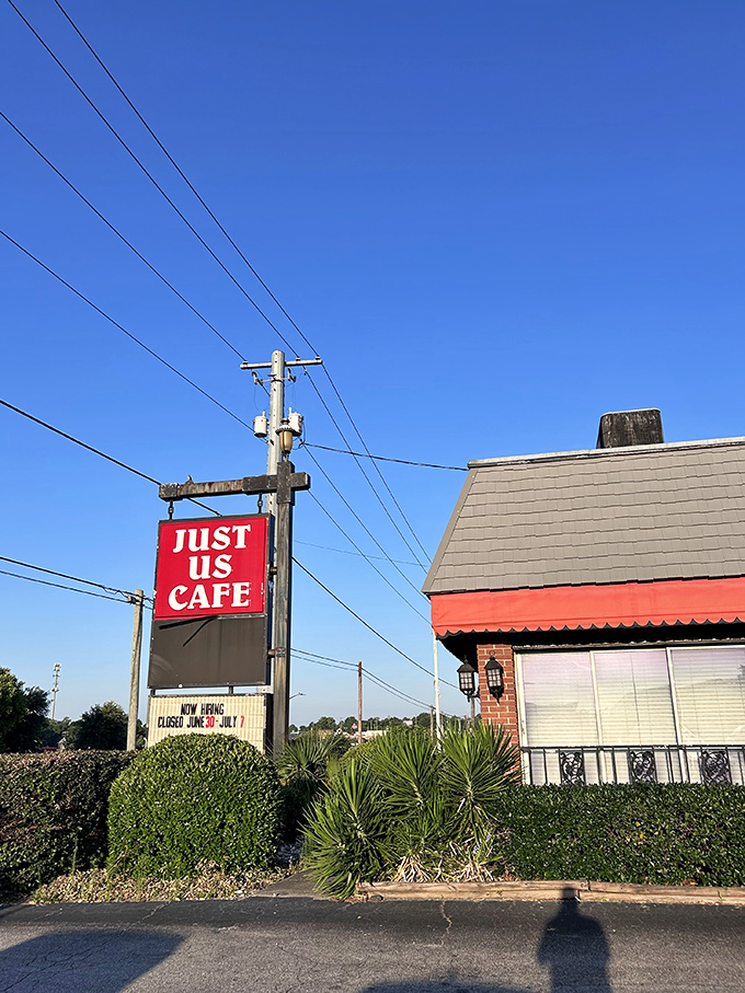 Neighborhood cafes like this understand that good food and friendly faces make the perfect combination. 
