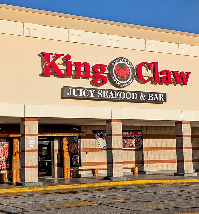 Modern meets traditional where Louisiana-style seafood finds a welcoming home in South Georgia's heart.