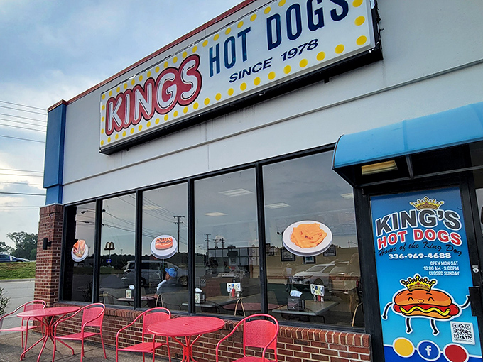 King's bright facade promises royal treatment for your taste buds and delivers on every promise.