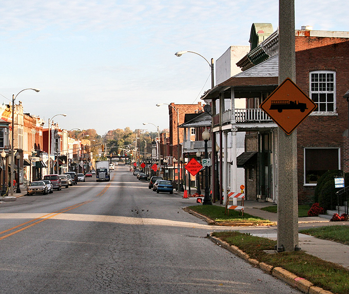 This mountain town intersection looks like where Norman Rockwell would choose to retire if given options.