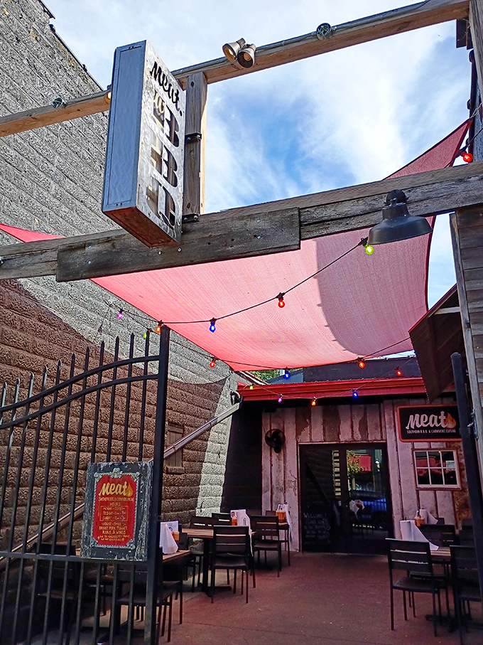 Brick walls and creative awnings prove barbecue can be both traditional and trendy.