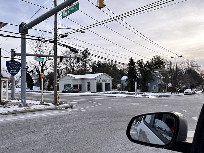 Small-town intersections like this remind us that not every crossroads needs a traffic light.