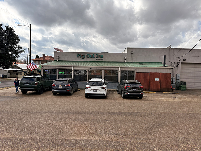 Pig Out Inn's straightforward approach to barbecue starts right here with this welcoming, no-frills exterior.