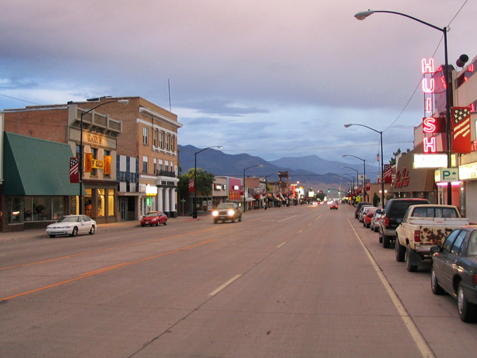 Richfield's Main Street&mdash;where the traffic lights are few but the savings opportunities are plentiful.
