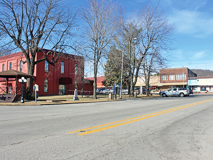 Salem's wide streets give you room to breathe and budgets room to grow.