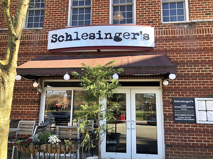 Schlesinger's understated brick fa&ccedil;ade and simple signage speak the international language of "we let our food do the talking."