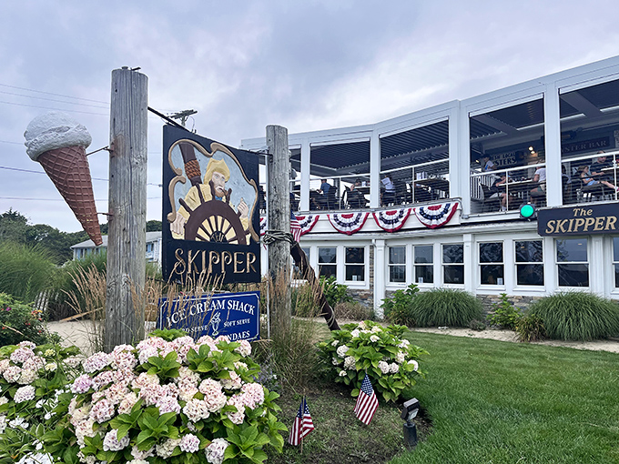 Two stories of seafood heaven, where the upper deck views are almost as spectacular as the chowder.