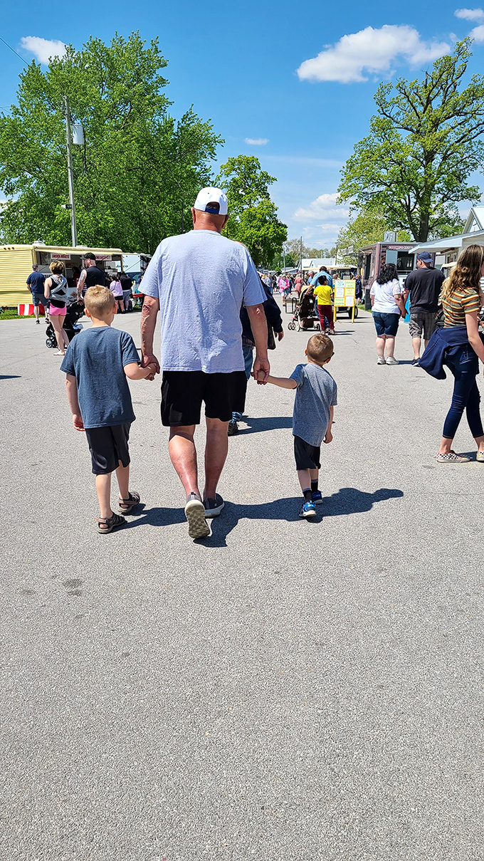 Family fun at its finest! Tiffin Flea Market offer a perfect weekend adventure for shoppers of all ages to discover treasures together.