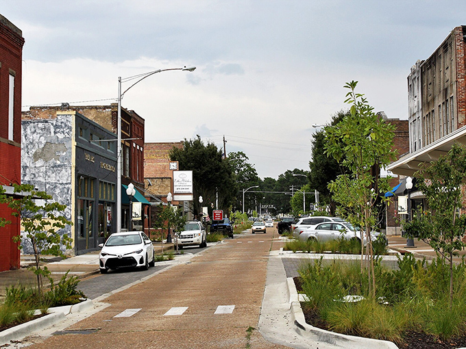 Wynne's courthouse square represents the heart of Cross County where justice includes fair pricing.
