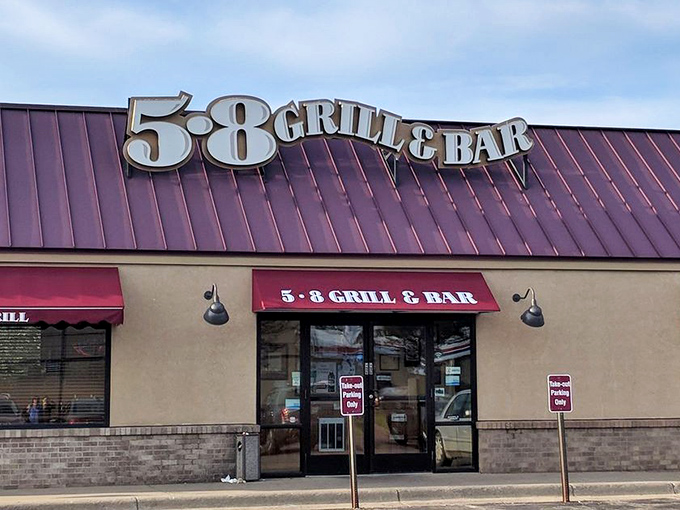 Modern, spacious, and ready to serve up molten cheese magic&mdash;this suburban outpost knows its Juicy Lucy business.