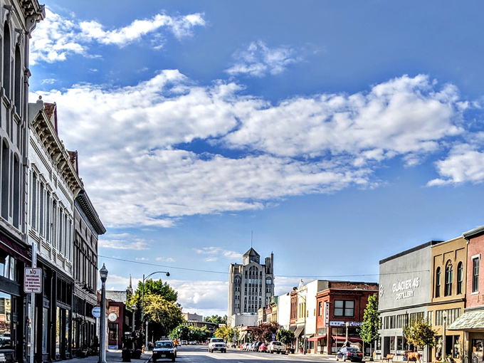 Baker City's grand historic buildings transport you to the elegance of the 1890s, when gold fever transformed this mountain town.
