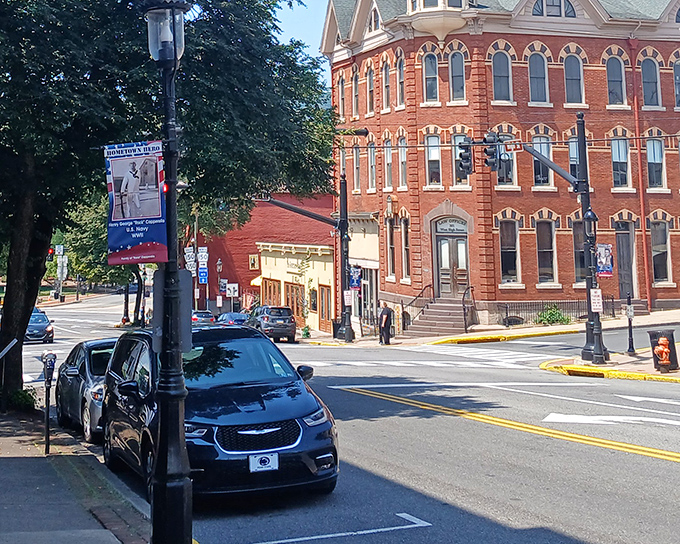 Red brick architecture so charming it makes you want to write thank-you notes to the 1800s.
