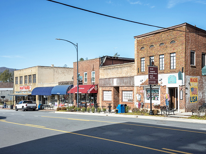 Brevard's downtown street scene &ndash; where even the traffic lights seem to operate on "mountain time" and nobody minds one bit.